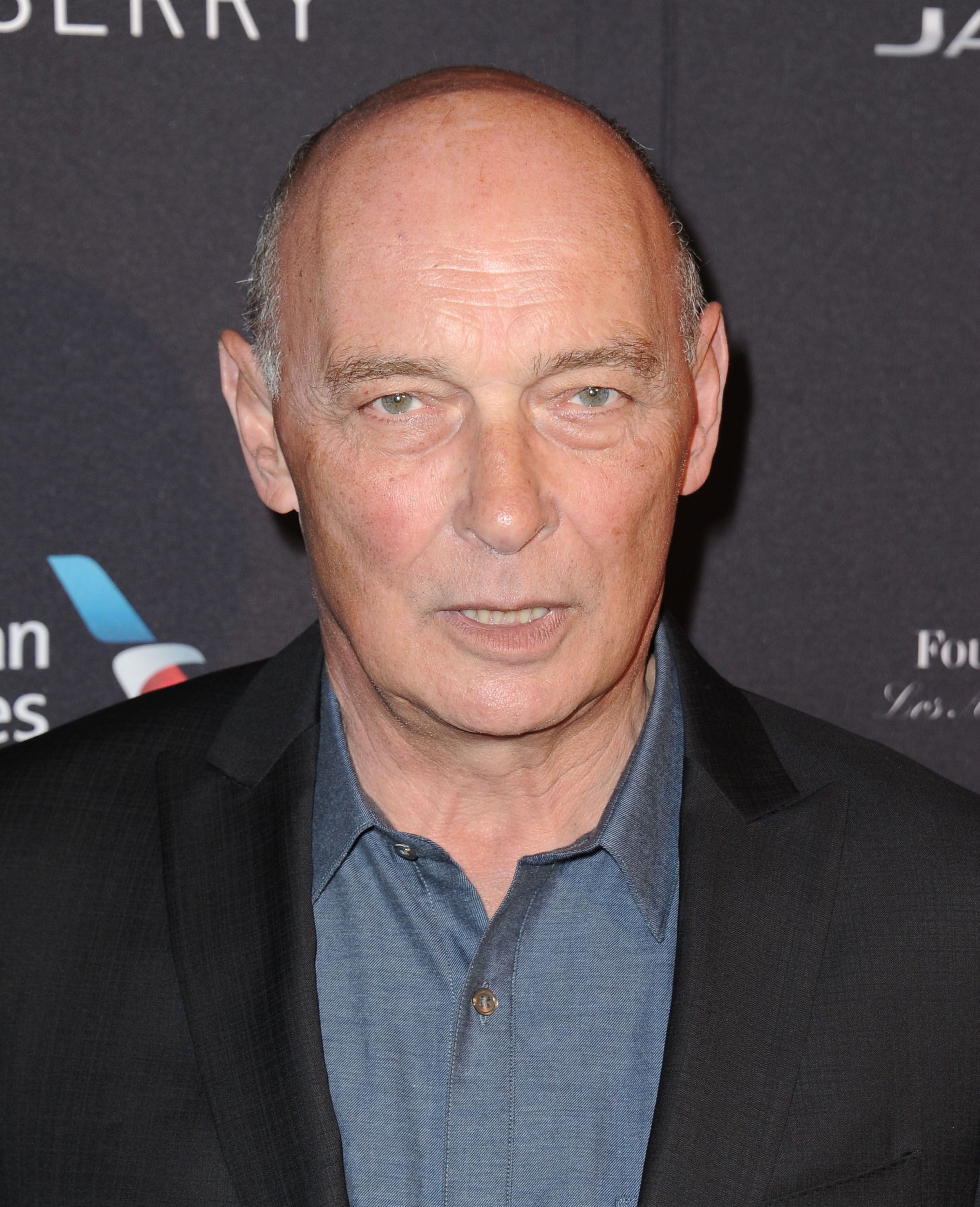 Wake Up Dead Man: A Knives Out Mystery Summary, Trailer, Cast, Where to ...