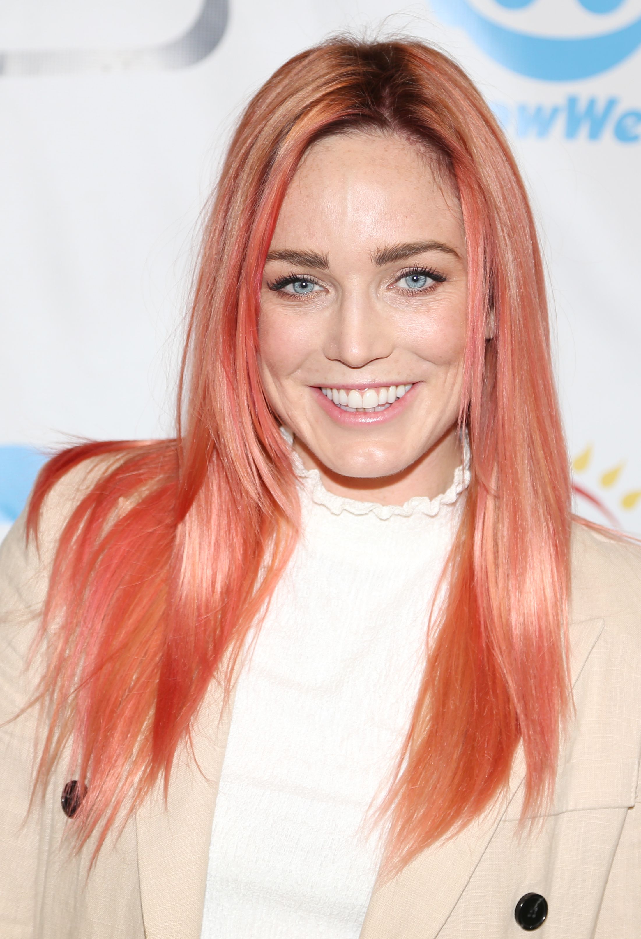 Caity Lotz Talks Sara Lance's Legends Of Tomorrow Season 8 Story That ...