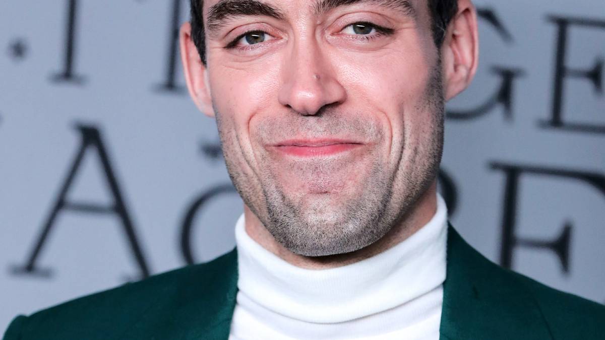 Alex Hassell | ScreenRant