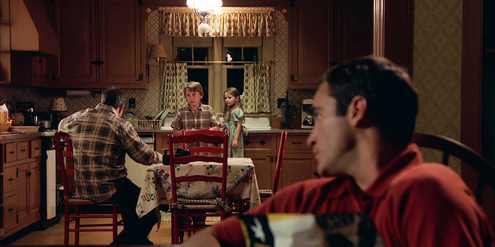 This Signs Theory Solves The Controversial Water Plot Hole (But Makes ...