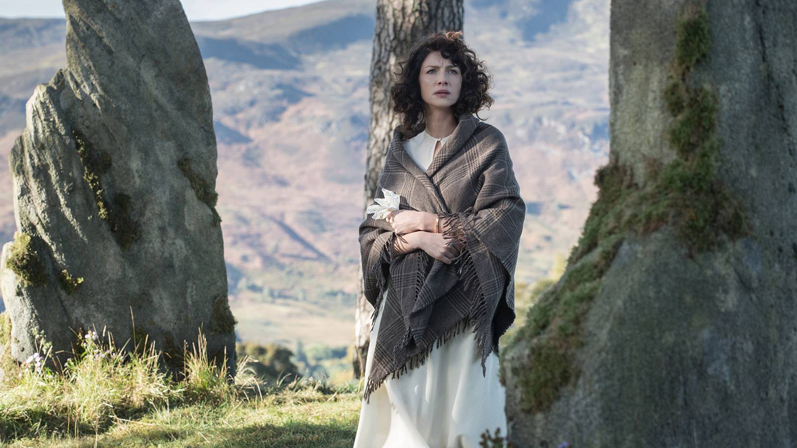 Outlander Prequel Reveals Dark Twist: Lord Lovat's Connection To Claire ...