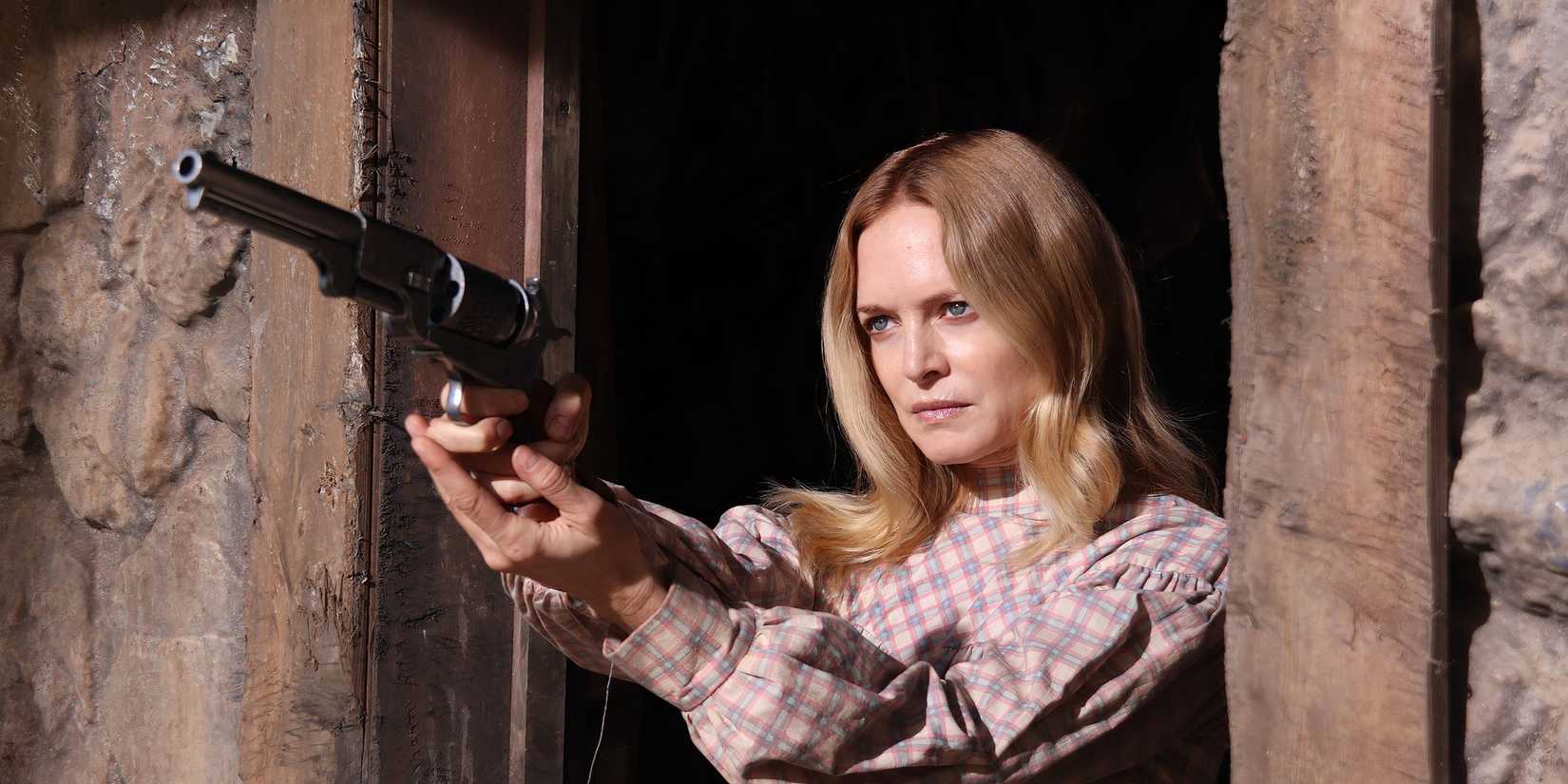Heather Graham On Place Of Bones, Westerns & Potential Twin Peaks Return