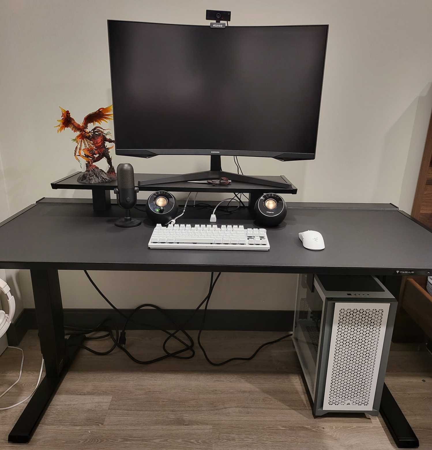 Secretlab Magnus Pro Review: The Only Desk I'll Ever Need