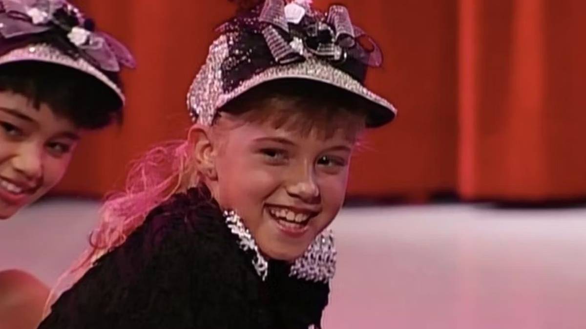 Full House Star Jodie Sweetin Recreates Stephanie's School Dance 30 ...