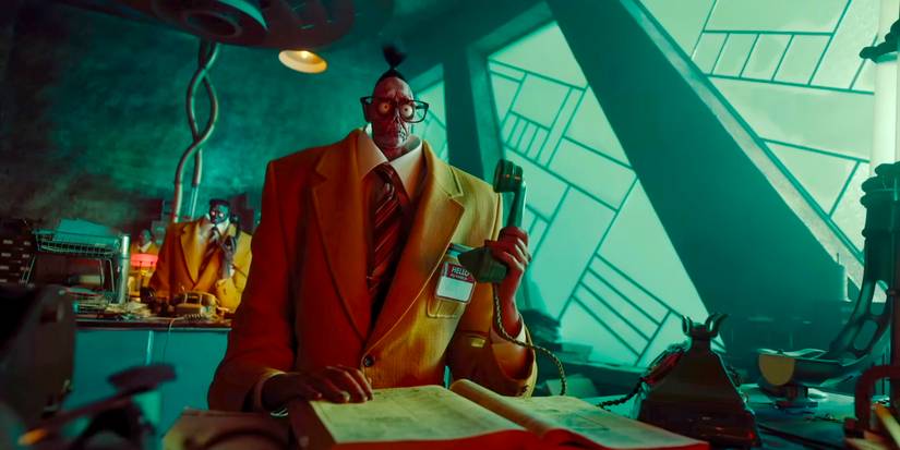 Beetlejuice 2’s Bob & Shrunken Head Characters Leave A Huge Mystery ...