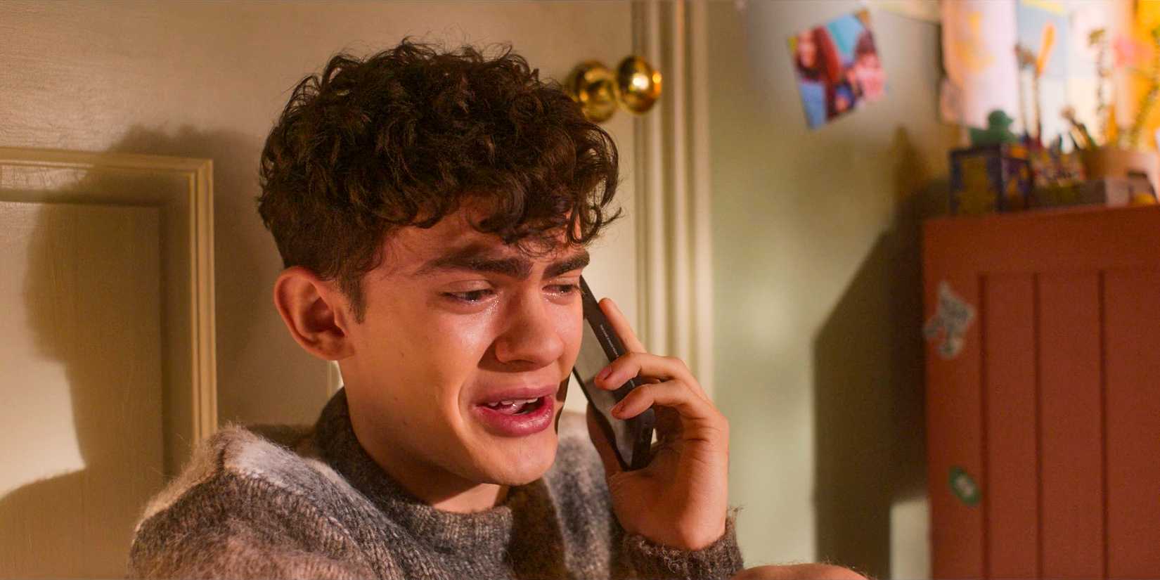 Charlie's Disorders In Heartstopper Season 3, Explained (& What's Next ...