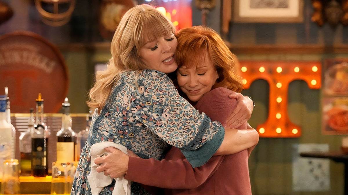 Happy's Place Showunner Is Working On Another Major Reba Reunion With ...