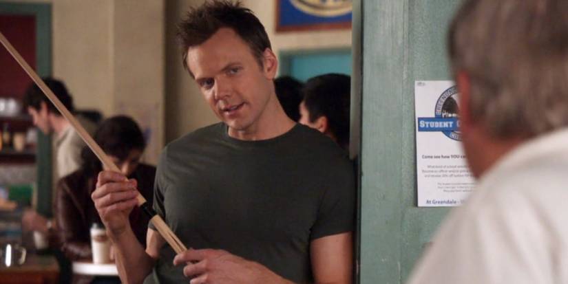 10 Most Financially Unrealistic Sitcom Characters From The Past Decade