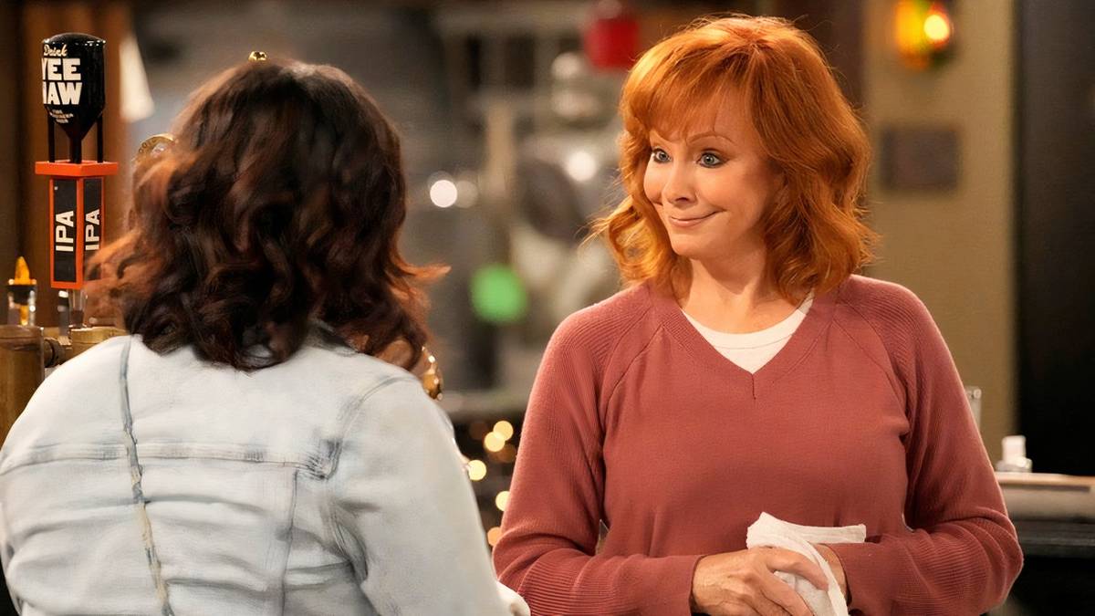 Happy's Place Review: Reba McEntire's New Comedy Proves She Is Made To ...