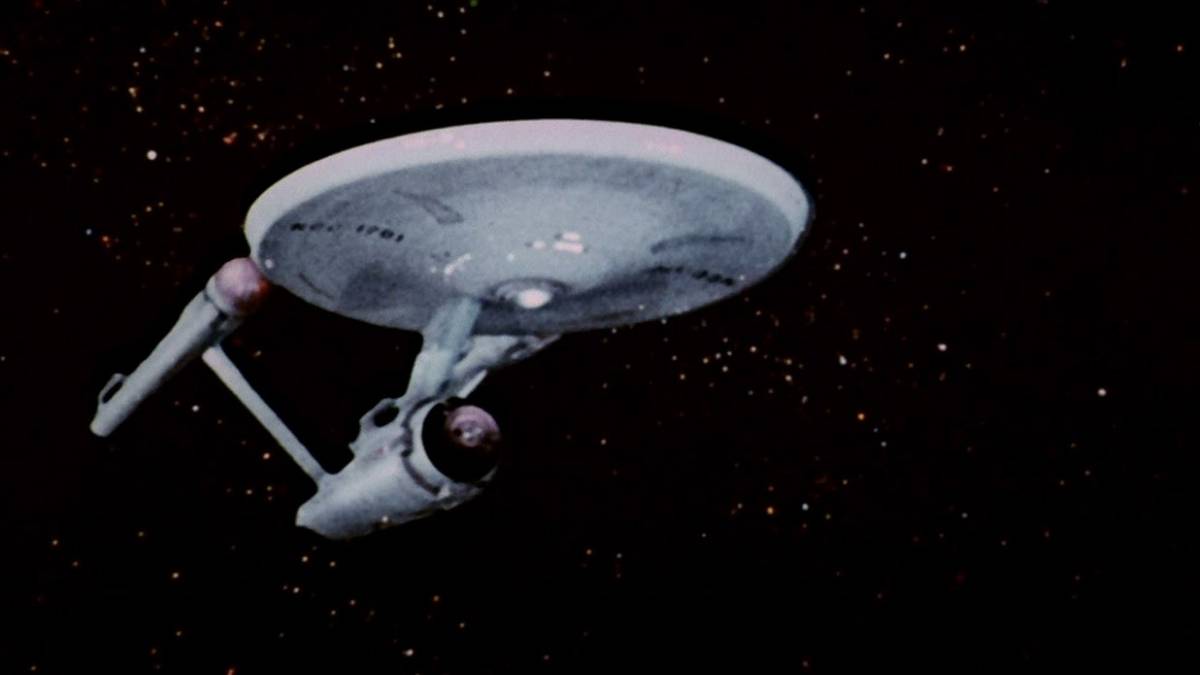 Why Star Trek’s Enterprise & Starfleet Ships Are Gray