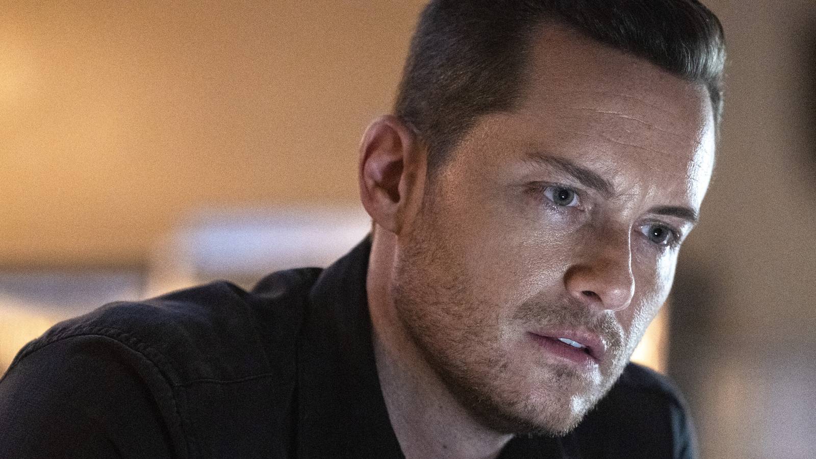 Chicago PD Stars Reunite With Jesse Lee Soffer In New Photos From FBI ...