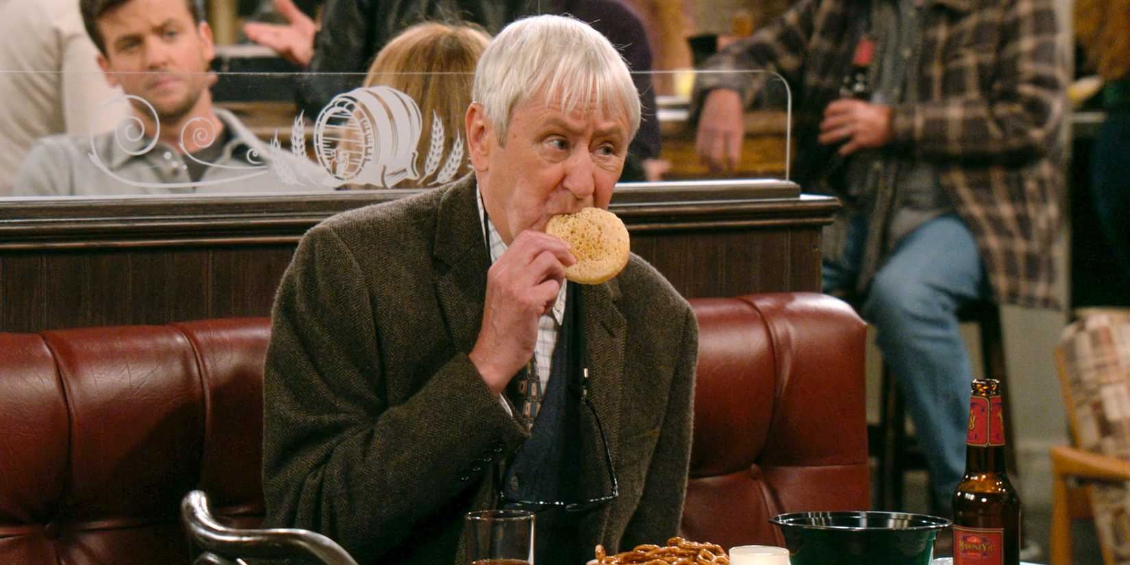 Frasier Season 2's Finale Cements The Reboot's Niles Crane Replacement ...