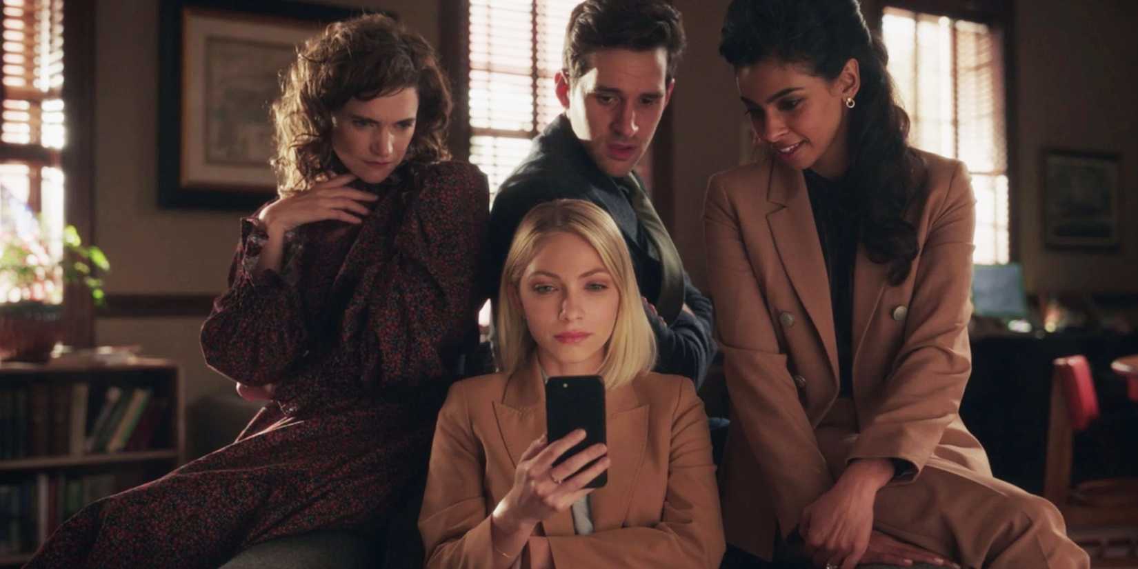 Gossip Girl Series Ending Explained: Her Identity Reveal & What Happens ...