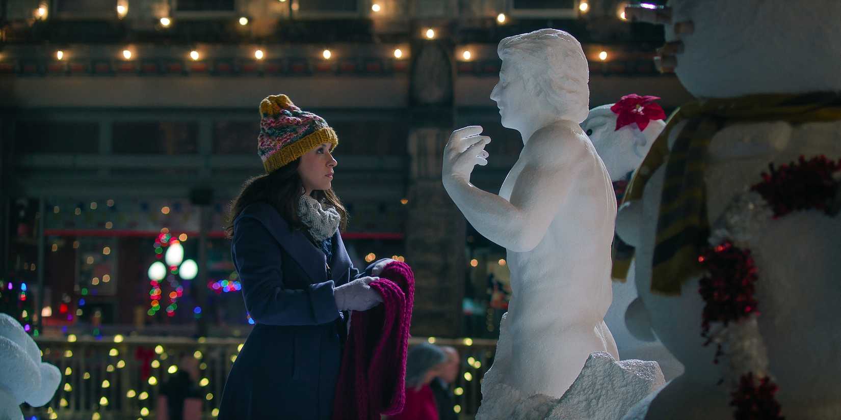 Lacey Chabert & Dustin Milligan Reveal That Hot Frosty Has More Layers ...