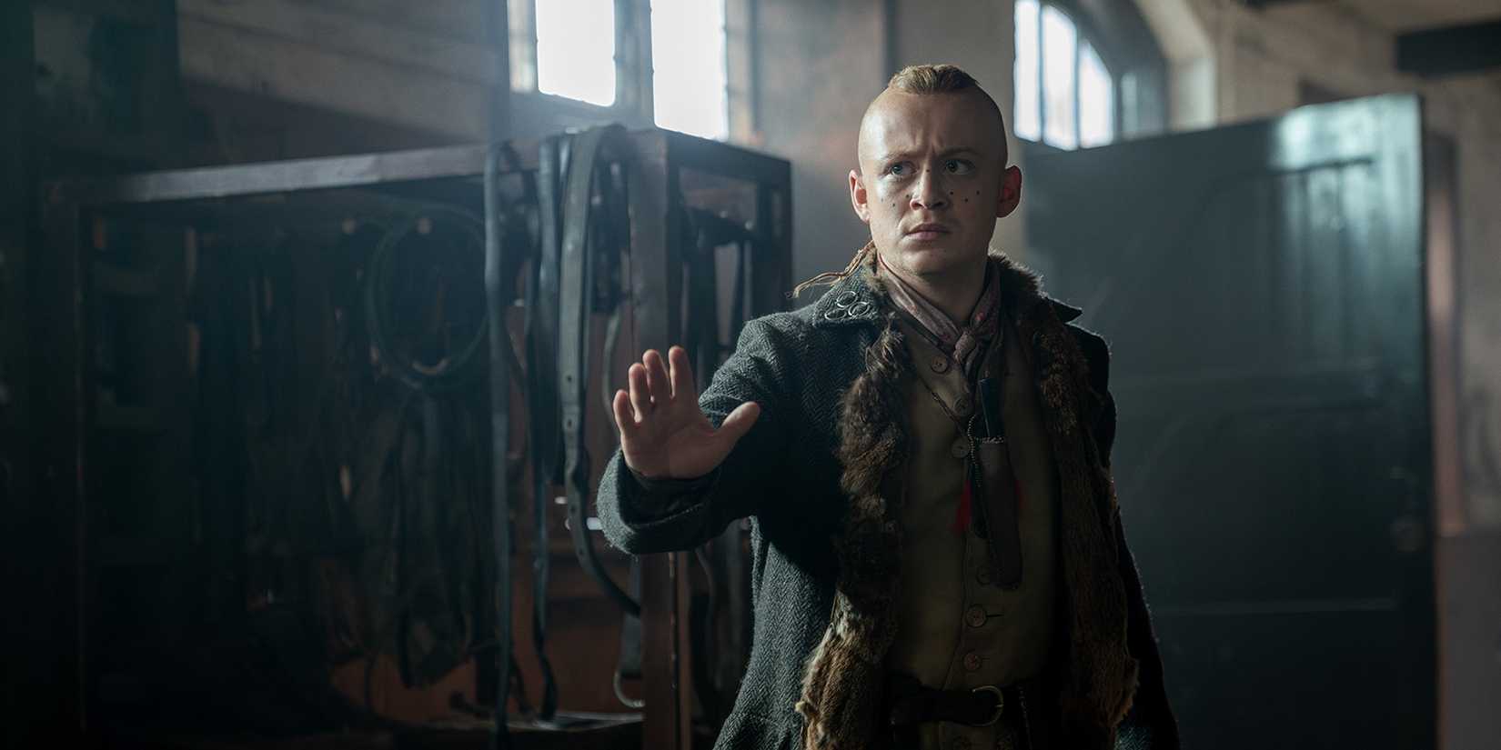 Outlander Season 7, Part 2: John Bell & Izzy Meikle-Small Tease Young ...