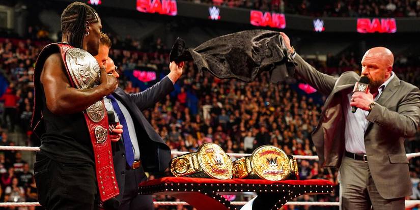 R-Truth's 10 Funniest Moments in WWE