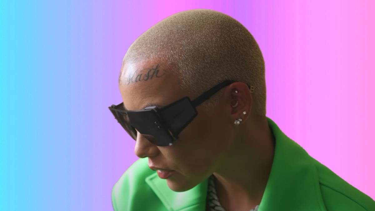 What Does Amber Rose's Forehead Tattoo Say? Why She Got It & Its ...