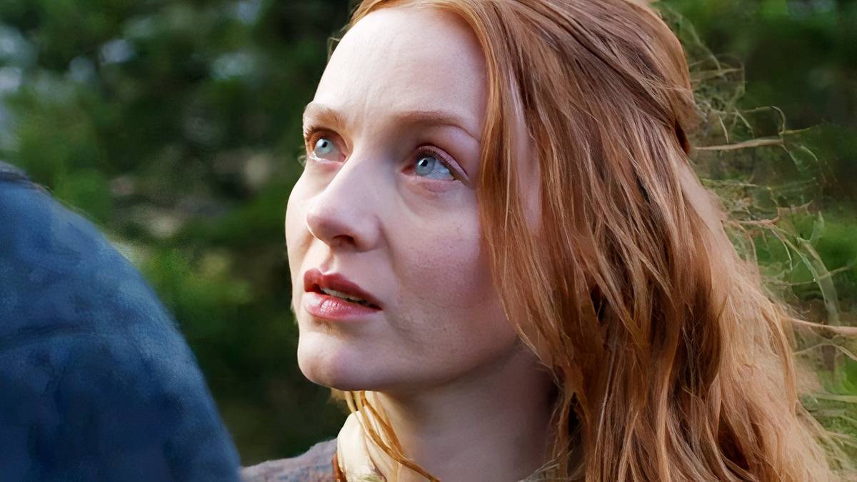 Outlander: Blood Of My Blood Trailer Previews Love Stories Of Claire ...