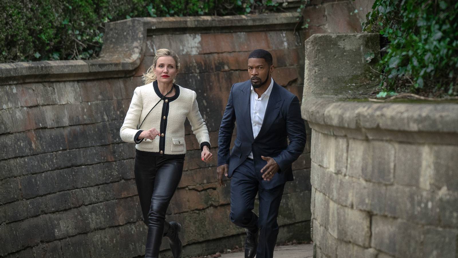 Back In Action Trailer: Cameron Diaz & Jamie Foxx Are Spies Turned ...
