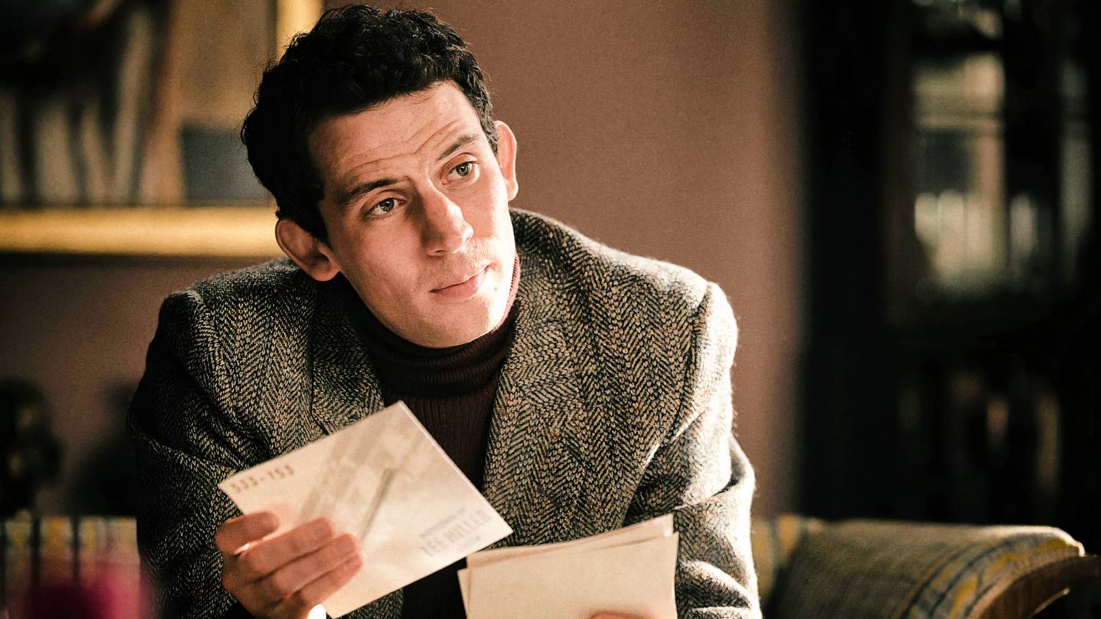 Josh O'Connor Addresses James Bond Casting Rumors Amid Online Buzz: "I ...