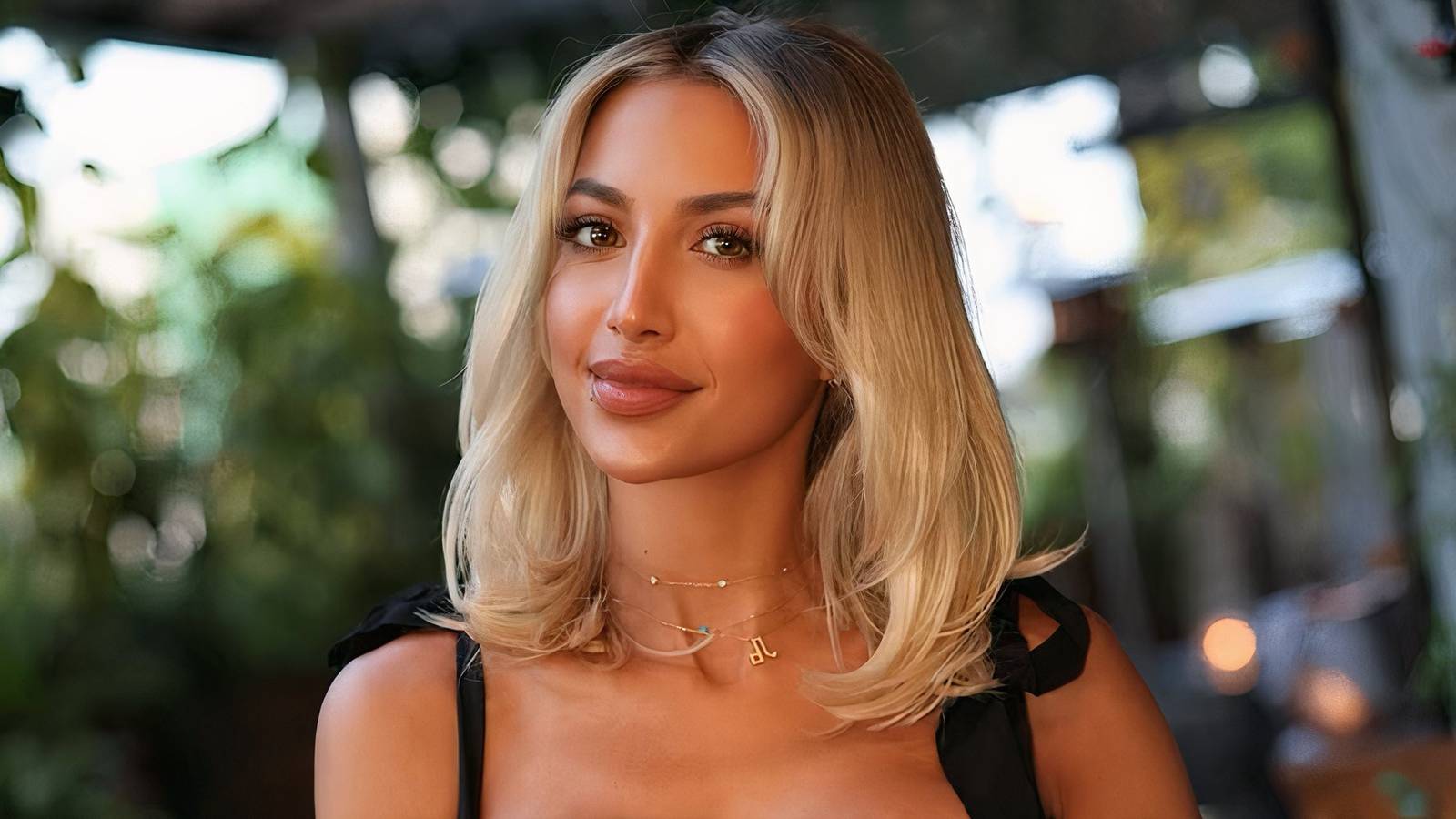 Dubai Bling: Model Roz's (Rawan Abdullah Abu Zaid) Age, Job, Instagram ...