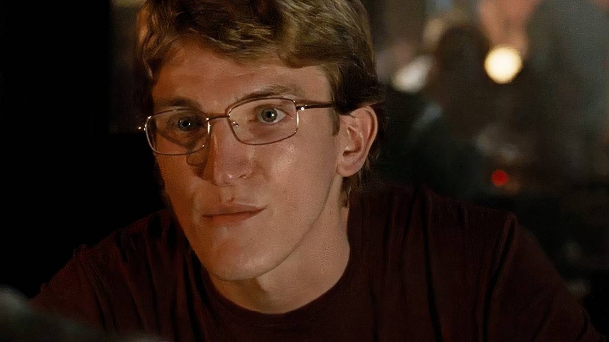 This Dark Saltburn Theory About Ewan Mitchell's Character Makes Me Love ...