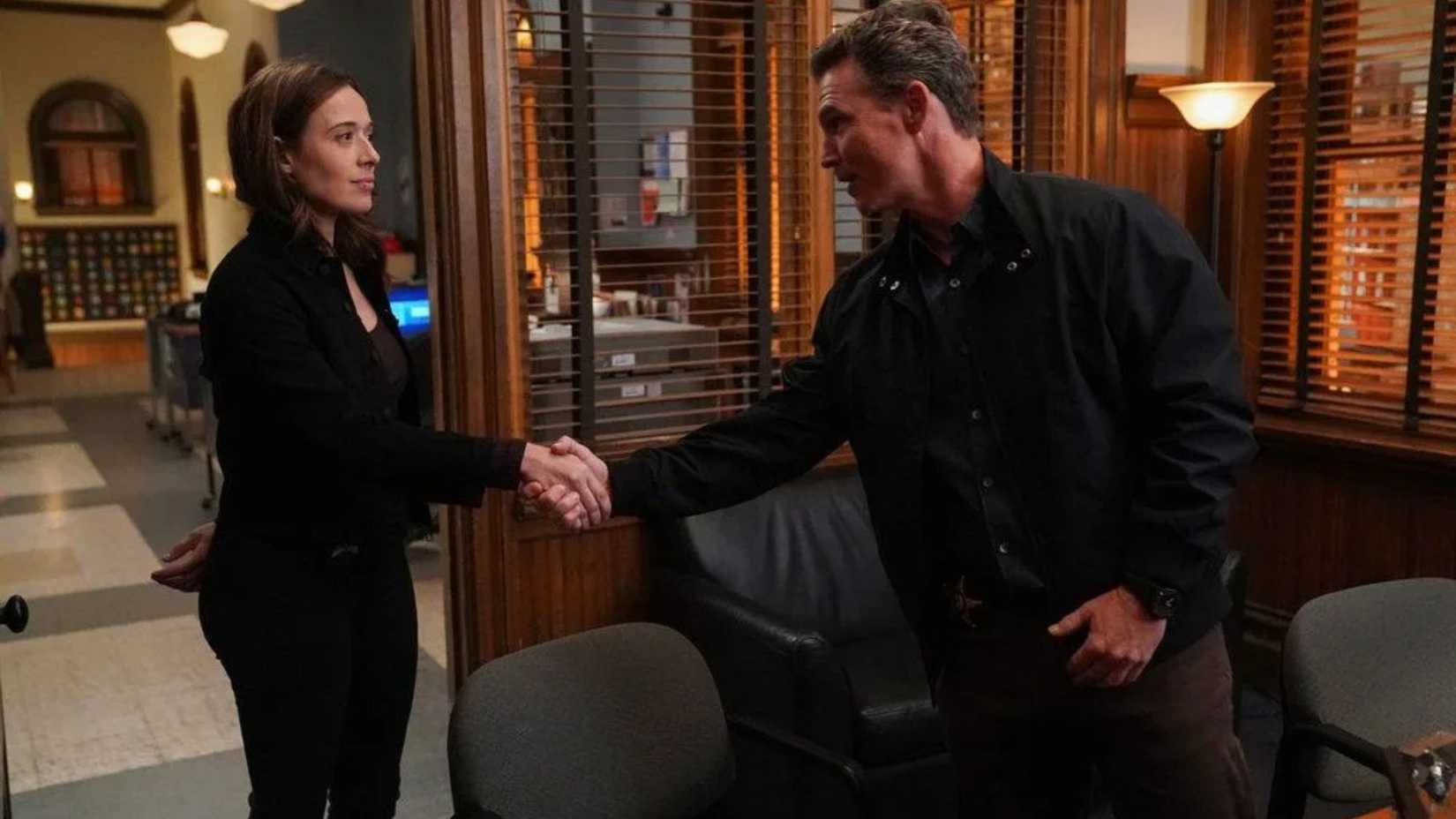 Chicago PD Season 12's Big Villain Makes His Move, But It Isn't Voight ...