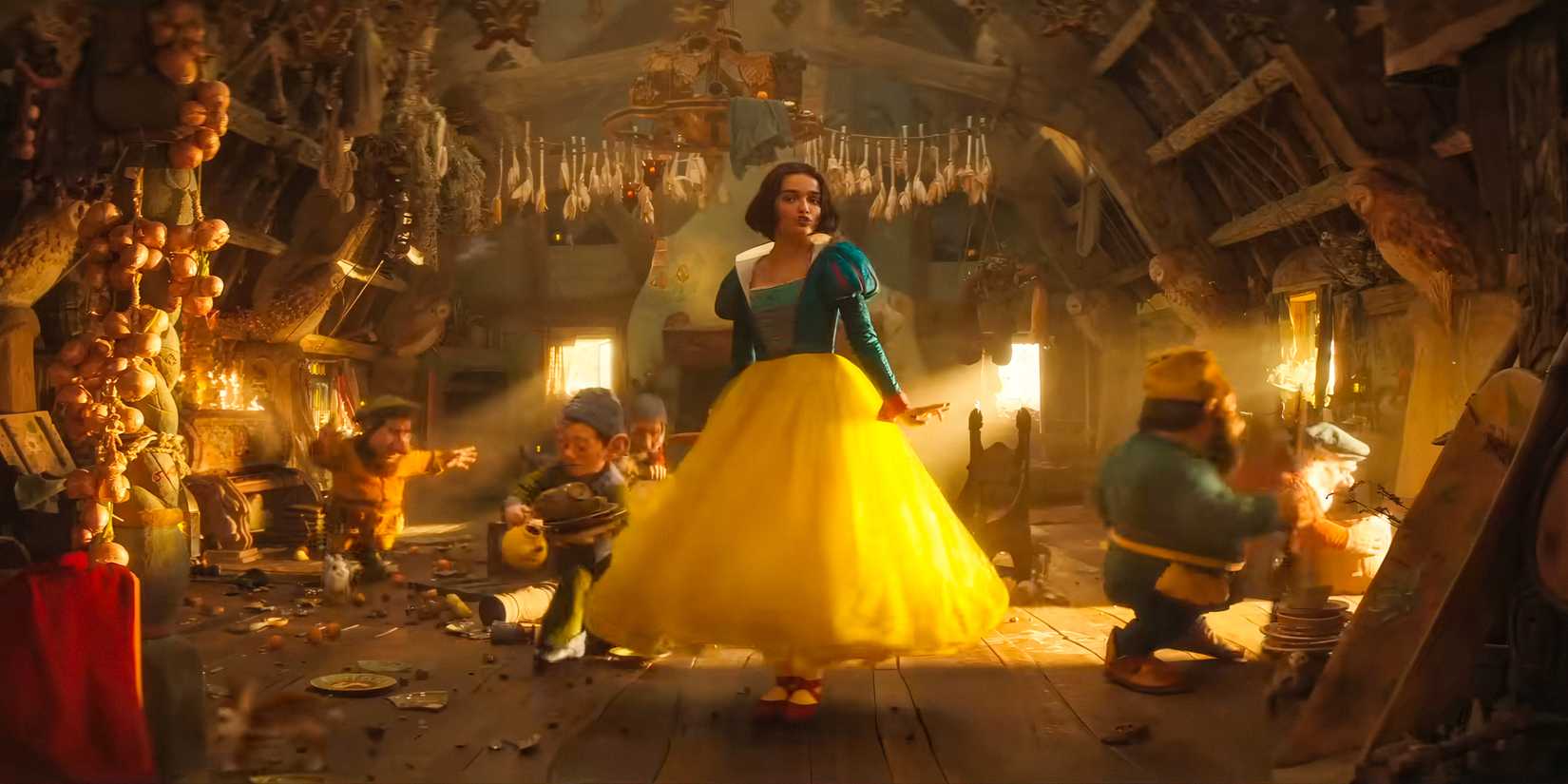 Snow White's Box Office Has Beat 2 Modern Disney Live-Action Remakes ...