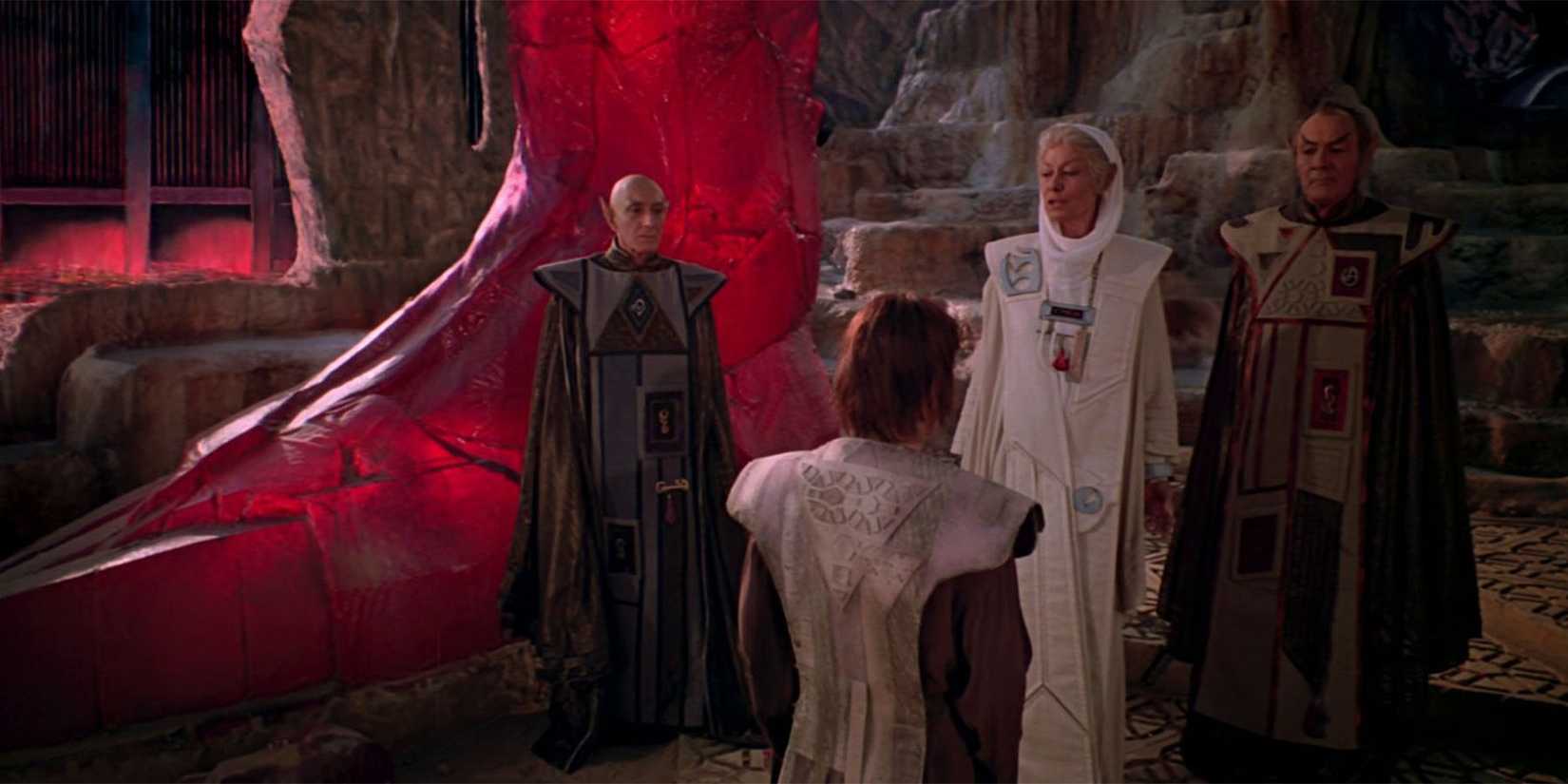 An Overlooked Star Trek Arc Quietly Predicted the Vulcan Race's ...