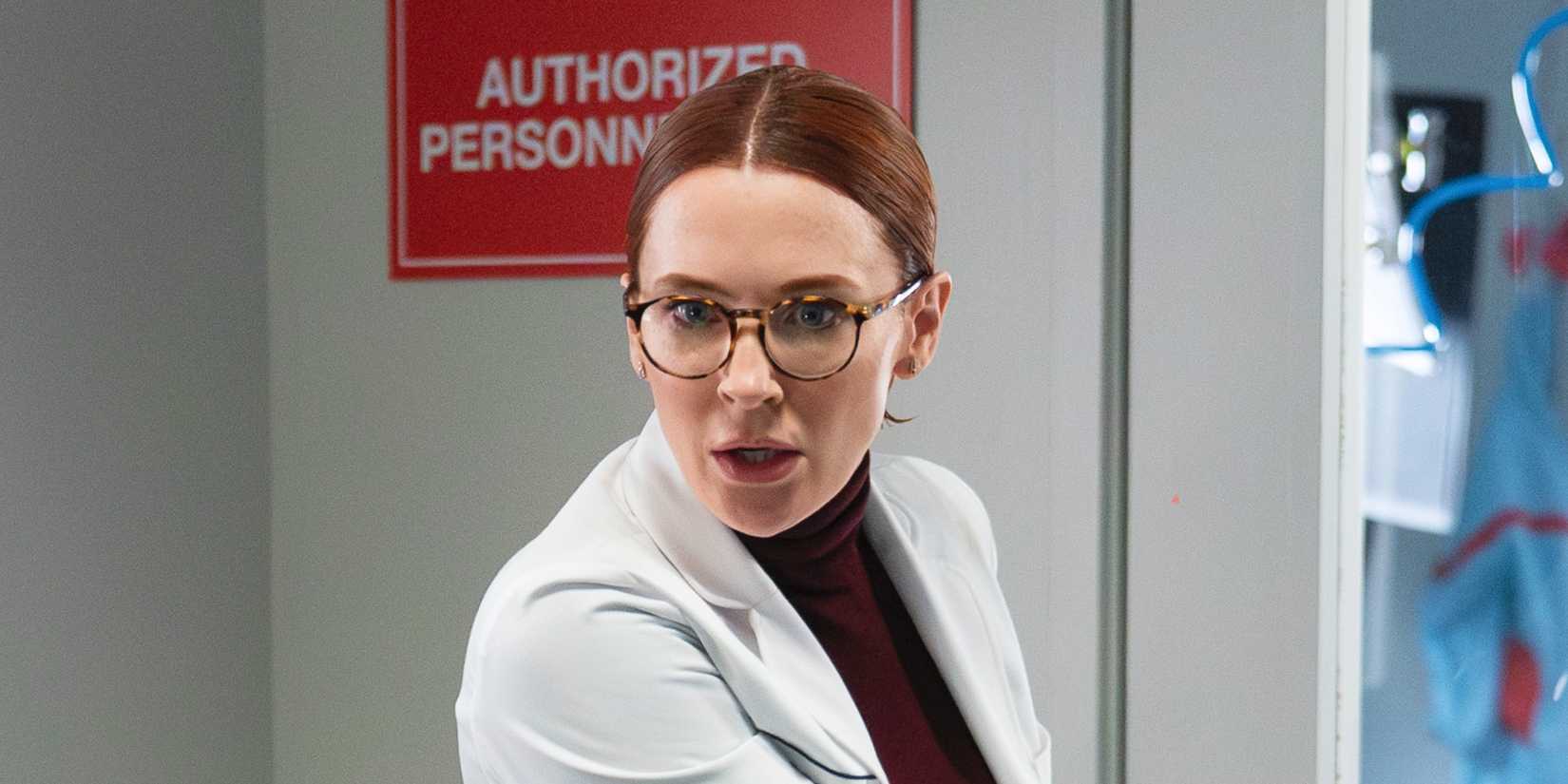 Who Is 9-1-1 Season 8, Episode 14 Villain, Moira? Bridget Regan's Evil ...