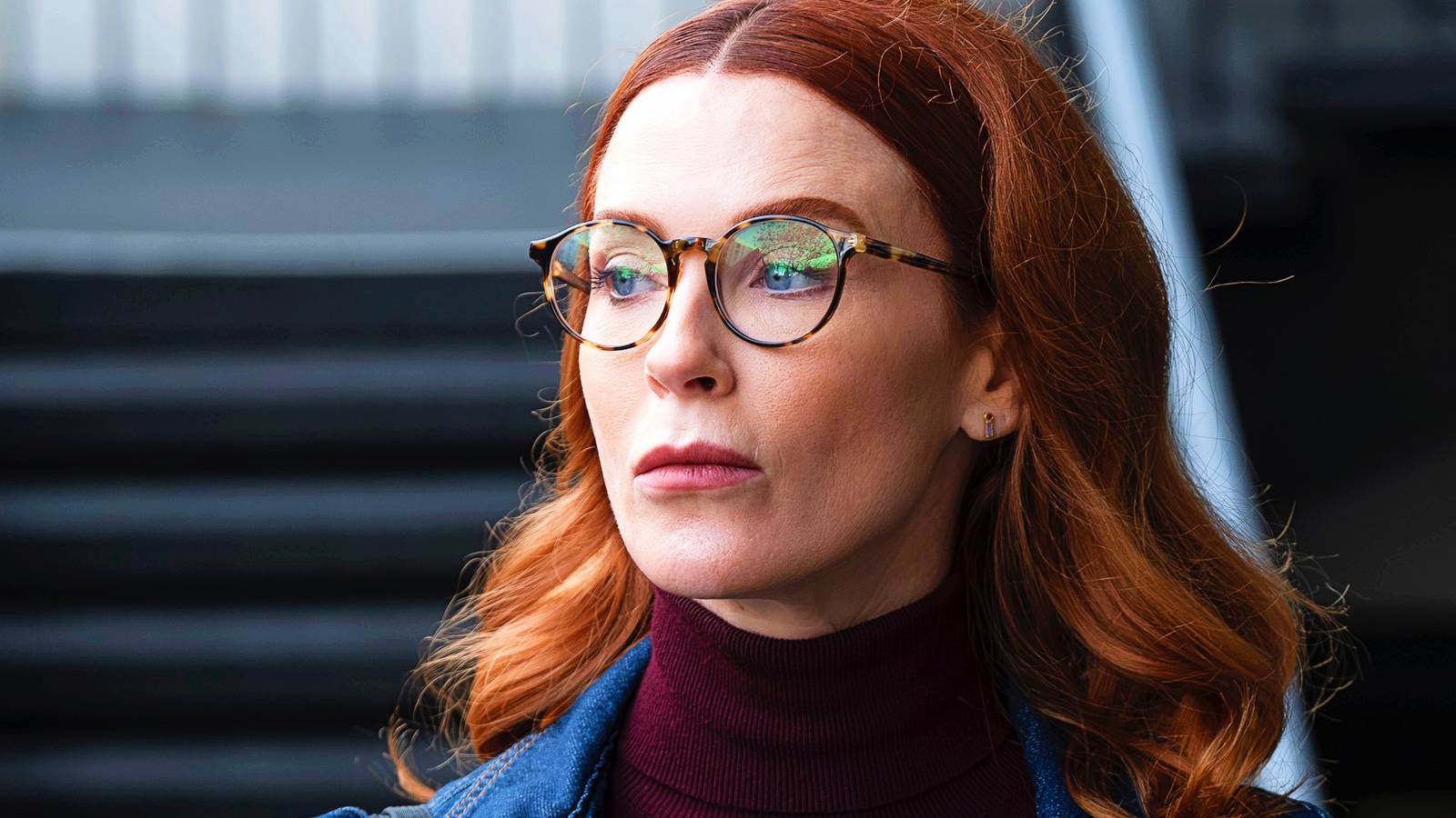 Who Is 9-1-1 Season 8, Episode 14 Villain, Moira? Bridget Regan's Evil ...