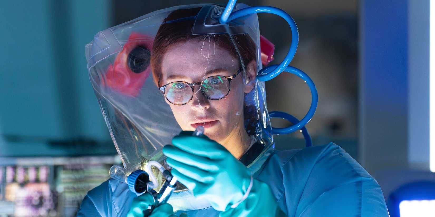 Who Is 9-1-1 Season 8, Episode 14 Villain, Moira? Bridget Regan's Evil ...