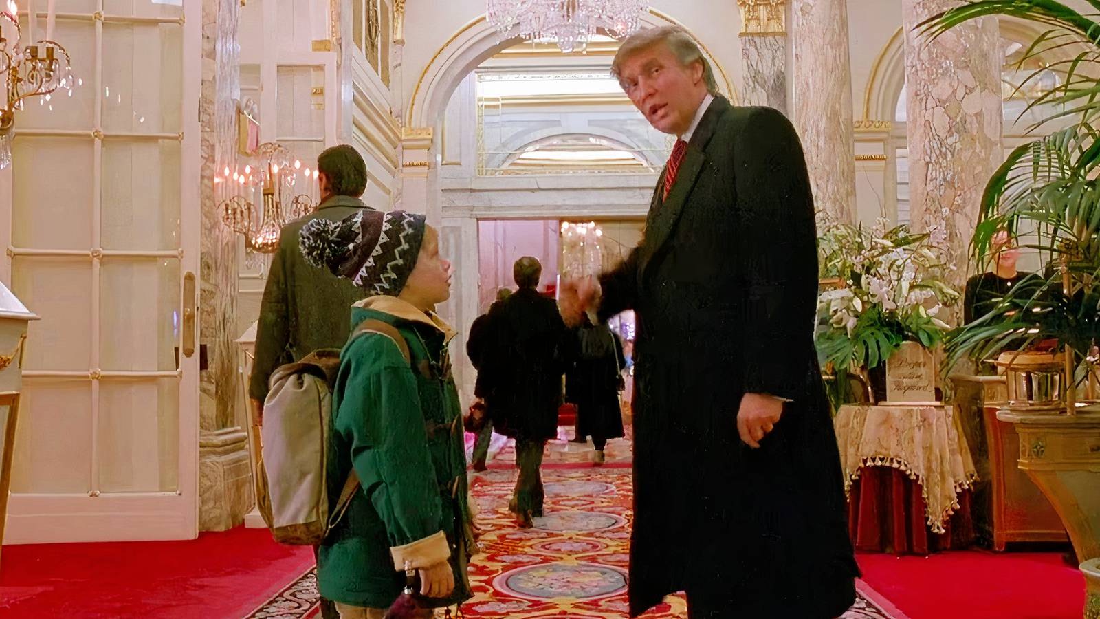 Home Alone 2 Director Challenges Donald Trump's Cameo Backstory ...