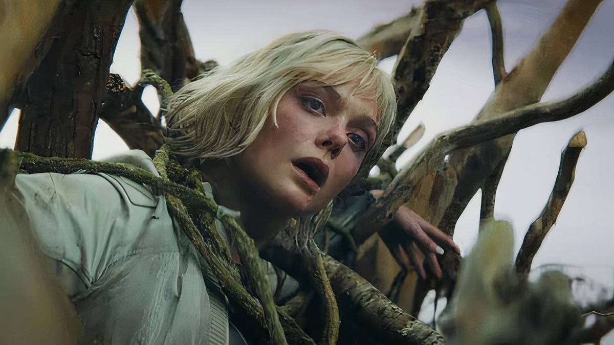 Elle Fanning's Surprise Predator: Badlands Character & Major Alien ...