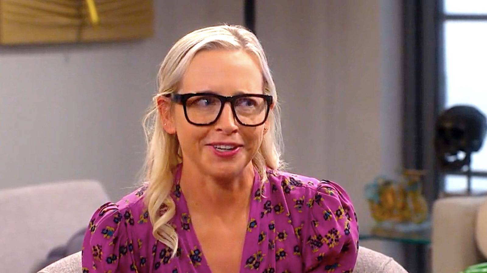 The Conners Season 7 Episode 4’s Becky Plot Repeats Darlene's Earlier ...