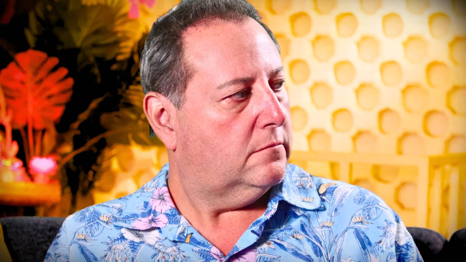 This 90 Day Fiancé Husband Thinks His Wife Can't Be Trusted (Her ...