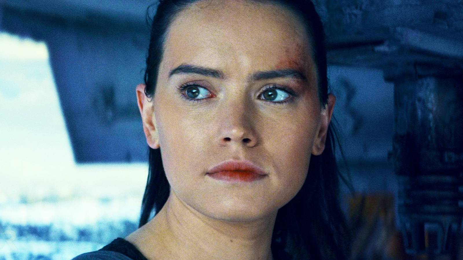 Rian Johnson's Insight on Rey and Kylo Ren's Intimate Connection in ...