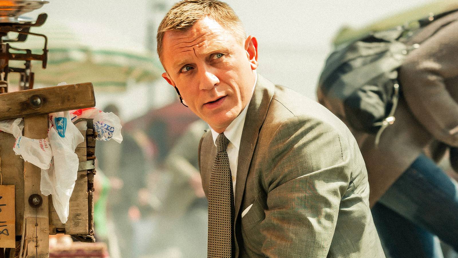 Daniel Craig And Gerard Butler: Two Bond Candidates In The Tomb Raider ...