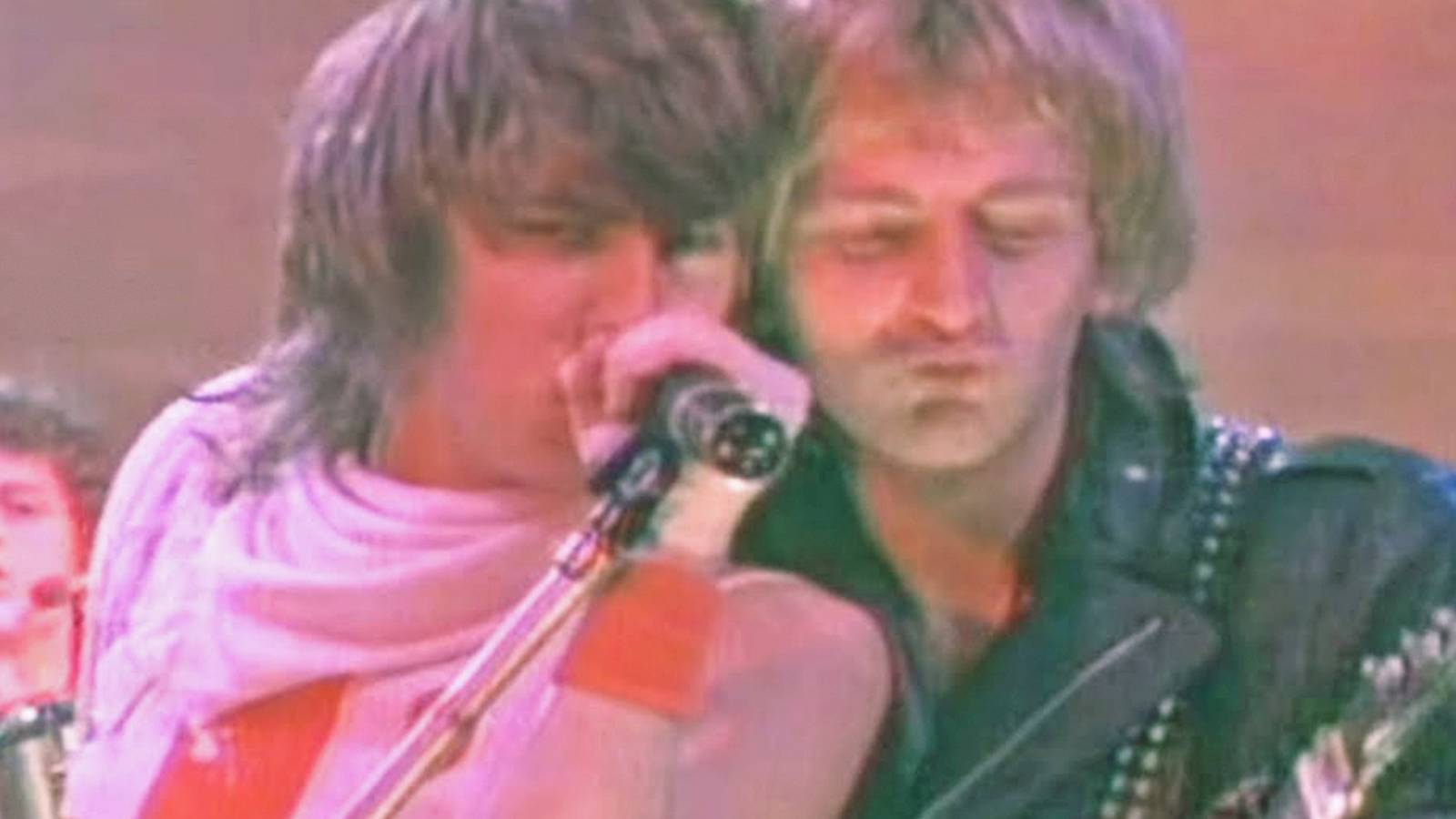 Def Leppard's Collaborative Performance With This Pop Artist Has A ...