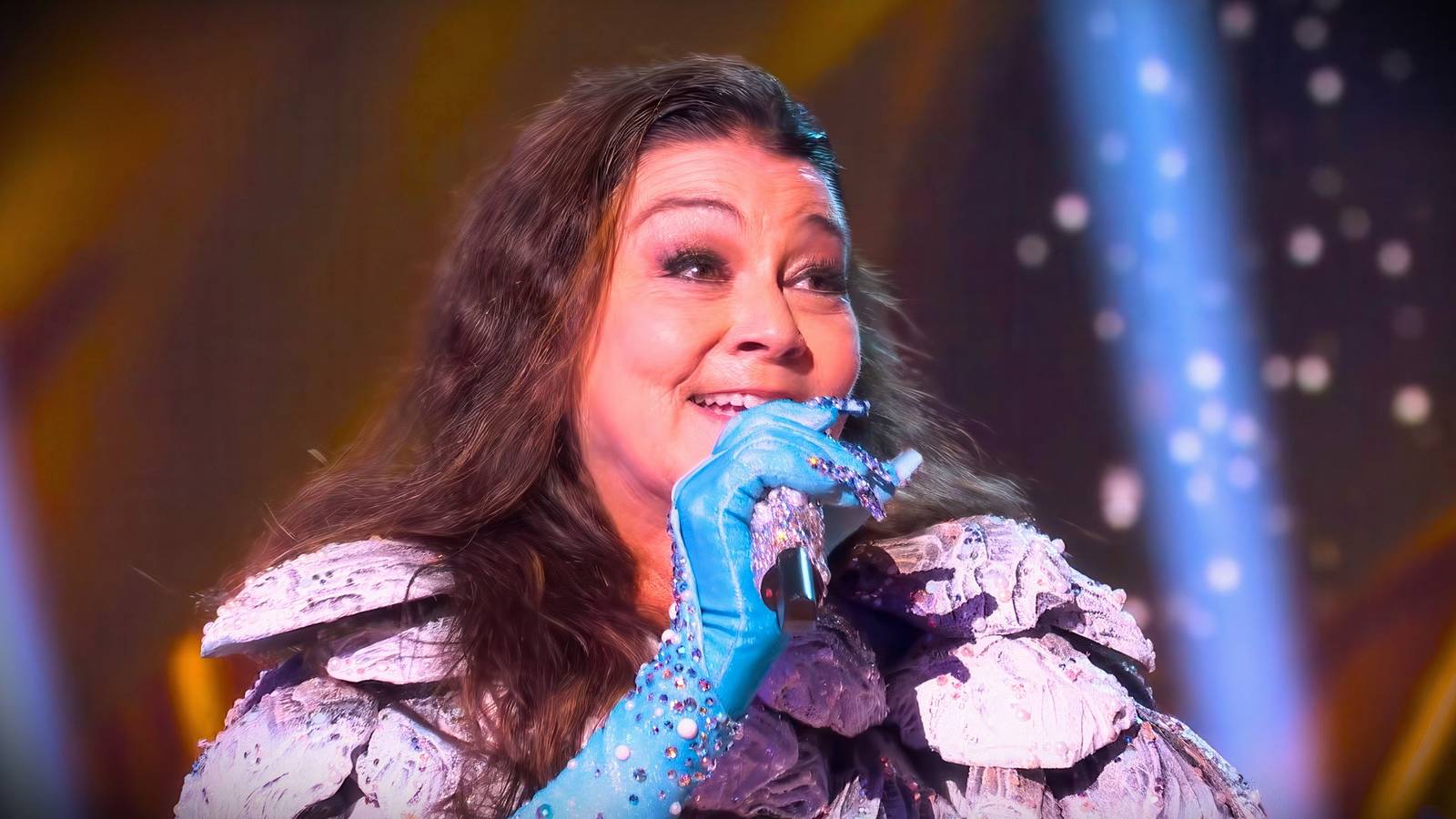 "Who Can I Be In There?": The Masked Singer Season 13 Winner Gretchen ...