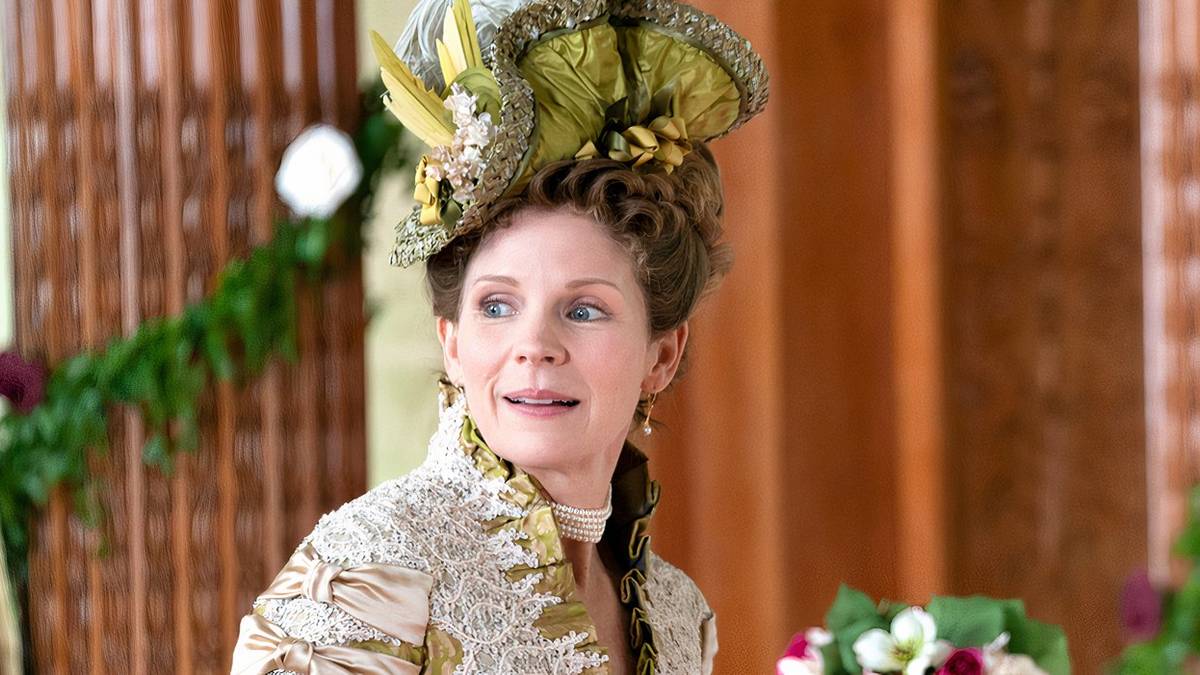 Aurora & Charles' Massive Twist In The Gilded Age Season 3, Episode 1 Explained By Show Creator ...