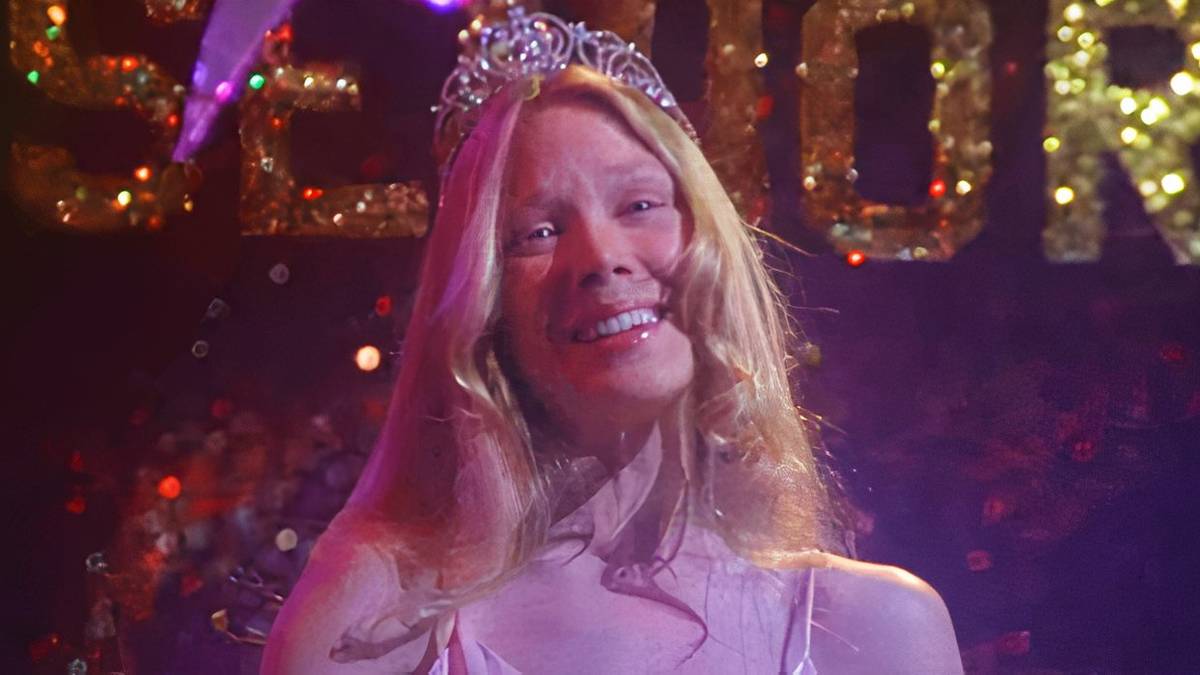 All 8 Returning Mike Flanagan Actors Confirmed For His Carrie TV Show ...