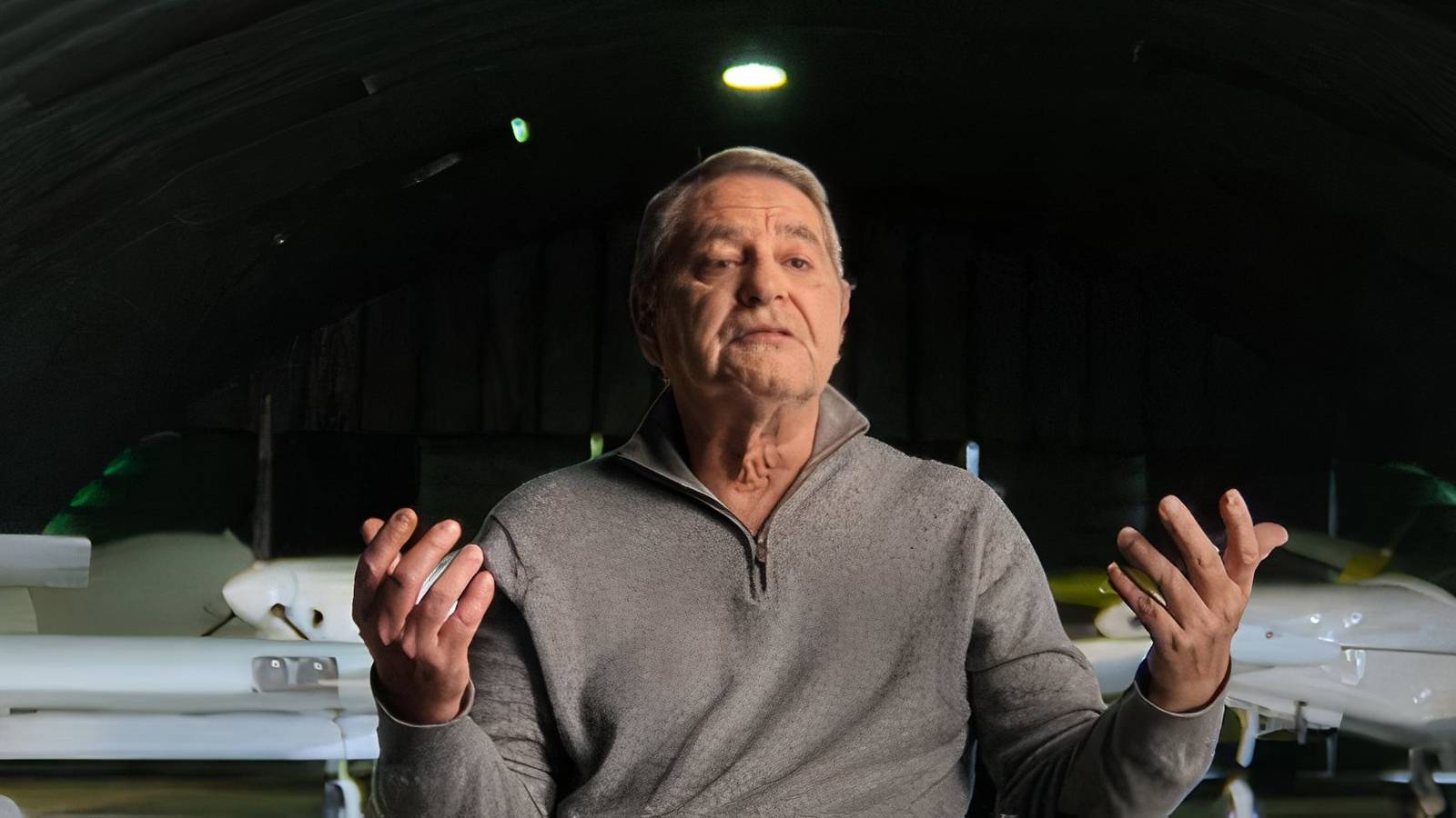 What Happened To The Pilot At The Center Of Netflix’s Hit Cocaine ...