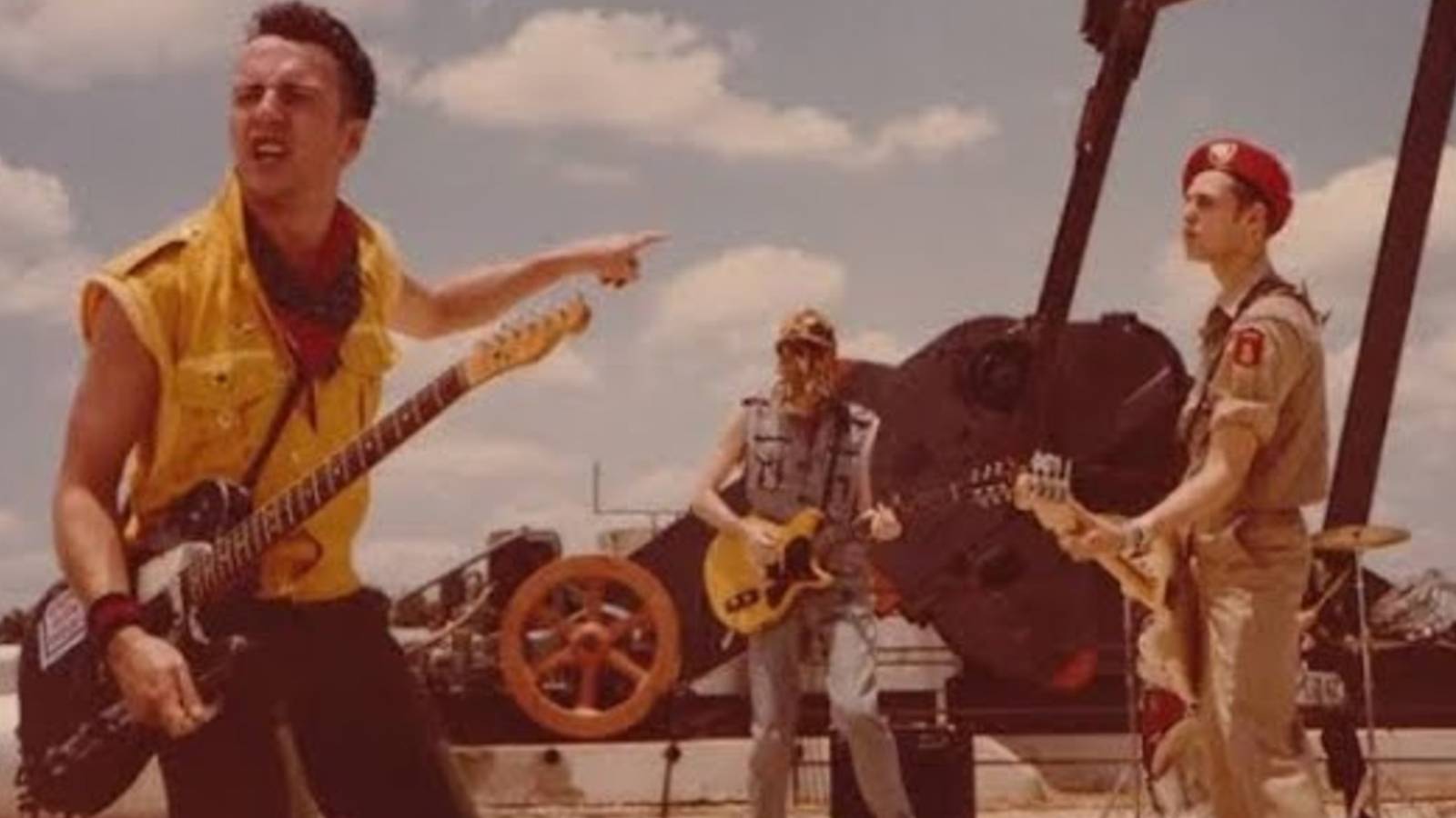 10 Songs That Define 1980s Punk Rock 10-songs-that-define-1980s-punk-rock