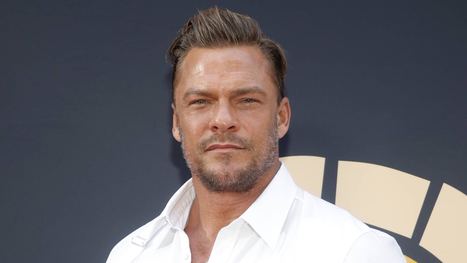 Alan Ritchson Suits Up As Batman Following James Gunn's Recent DCU ...