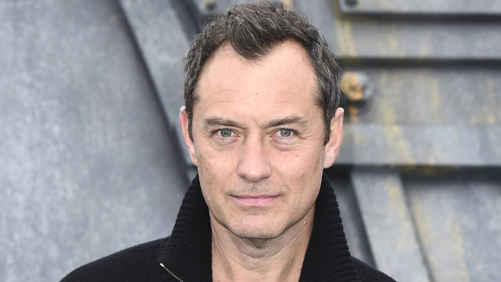 New Theory Predicts A Classic Star Wars Twist For Jude Law's Iconic ...