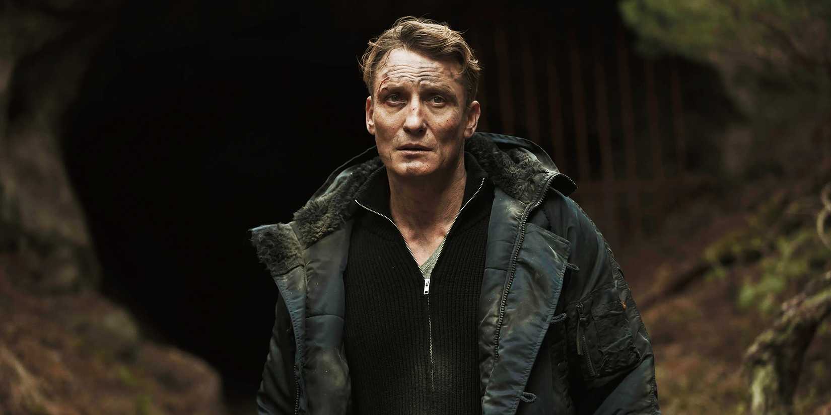 Dark: The Ultimate Sci-Fi Thriller with Unmatched Plot Twists on Netflix