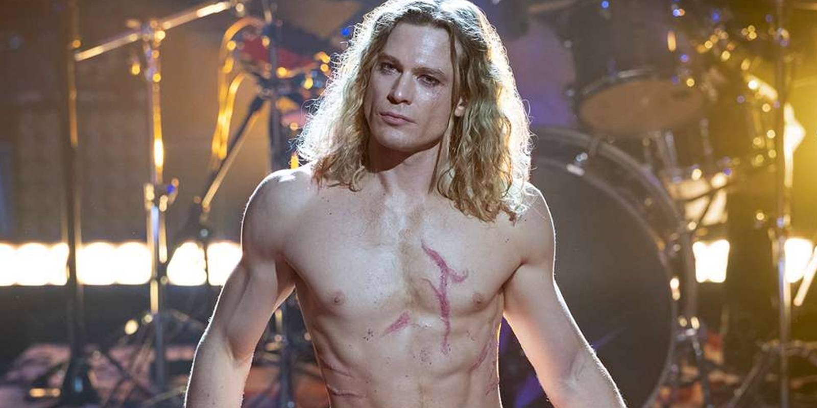 Sam Reid's The Vampire Lestat Rockstar Transformation Revealed In AMC's ...