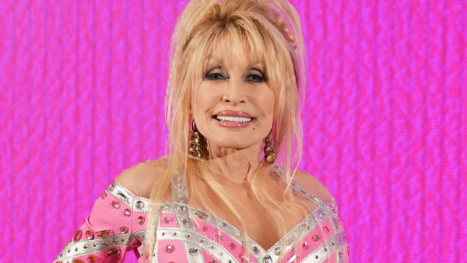 Dolly Parton's Net Worth Is Only A Fraction Of What It Could Be For The ...