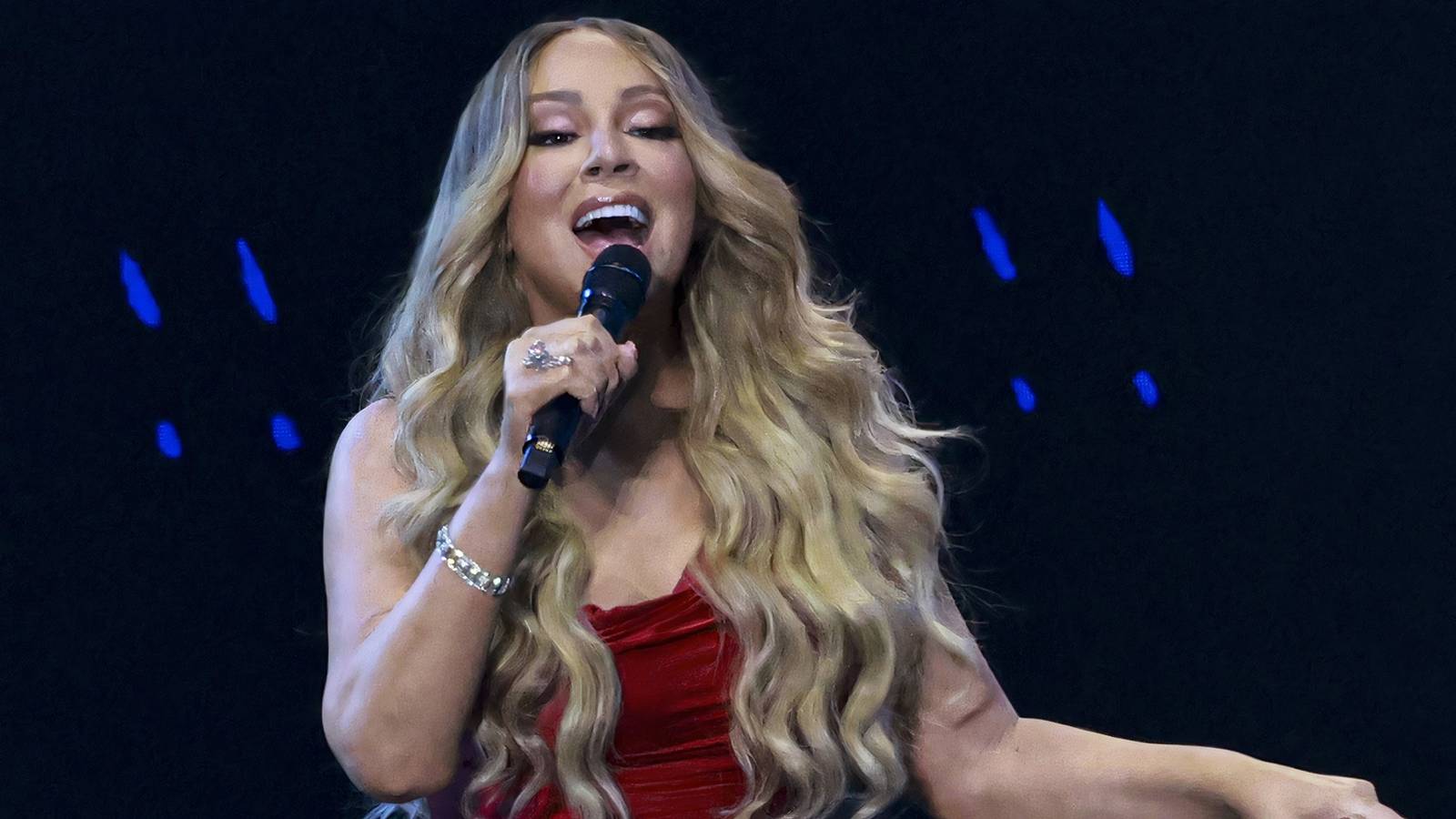 After 7 Years, Mariah Carey Returns With Her Comeback Album: Here For ...